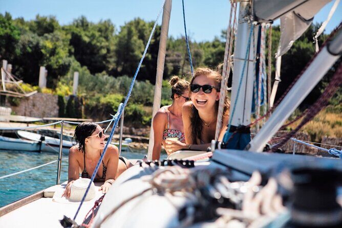 Sunset Sailing Tour on the Pakleni Islands - Key Points