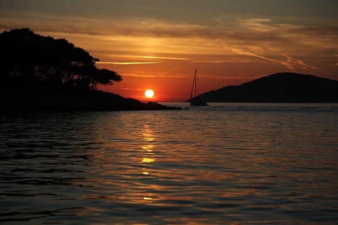 Sunset Sailing Tour on the Pakleni Islands - Practical Details for Travelers