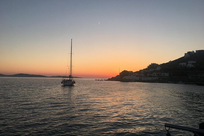 Sunset South Coast Sail Cruise with lunch,drinks, optional transfer - Key Points