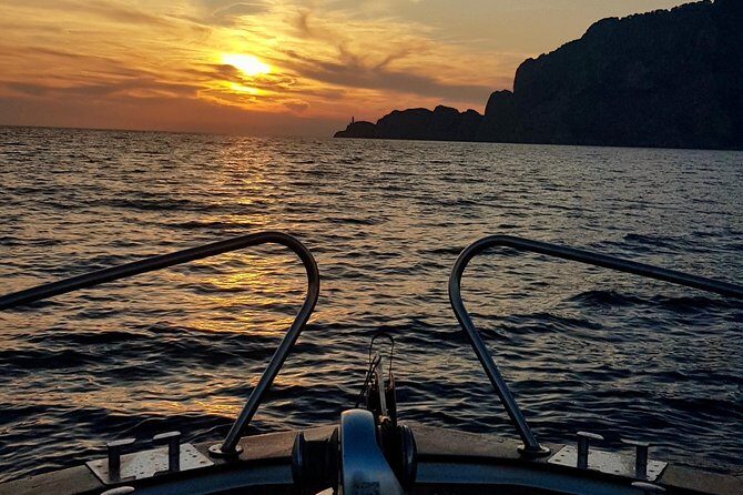 Sunset tour by private boat - FAQs