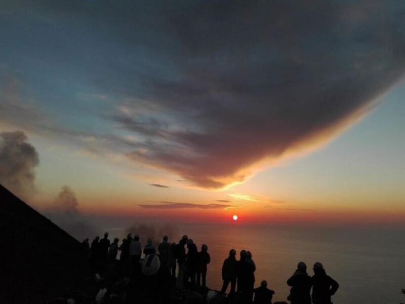 Sunset Trekking on vulcano Stromboli - First Impressions: What Makes This Tour Stand Out