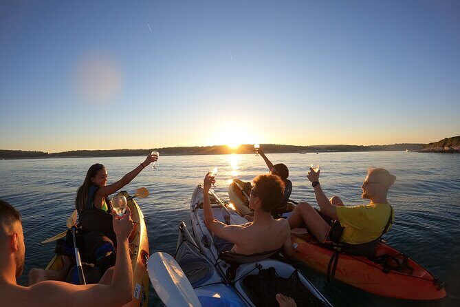 SUNSET WINE TOUR by KAYAK or SUP - Key Points