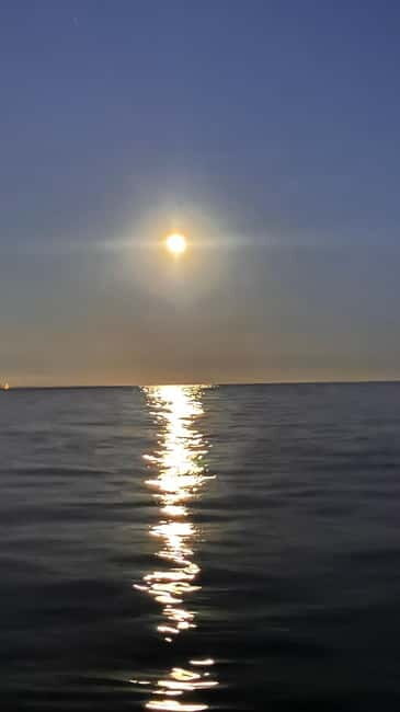 Sunset+paddle surf with music+fotos&videos Barceloneta+snack - What We Love About This Experience