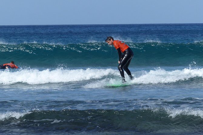 Surf class in Famara 9:15-12:00 or 11:45-14:30 (2h class) - An Overview of the Surfing Experience in Famara