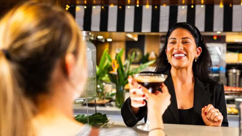 Surfers Paradise: Buffet Dinner Sightseeing Cruise - Key Points