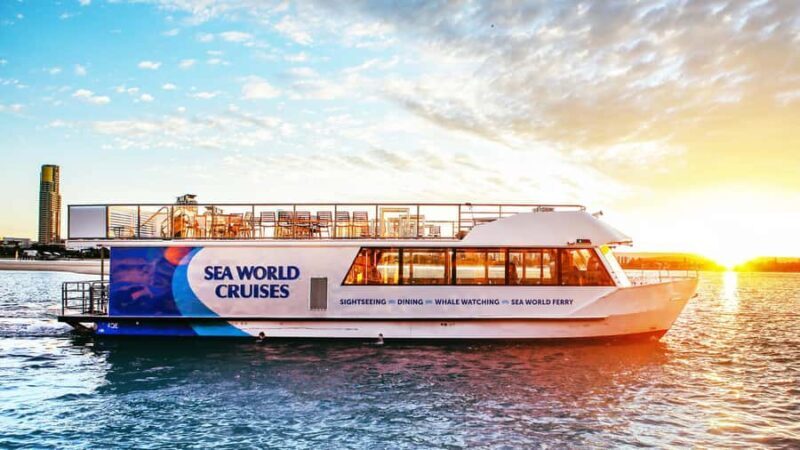 Surfers Paradise: Buffet Dinner Sightseeing Cruise - Entertainment and Atmosphere