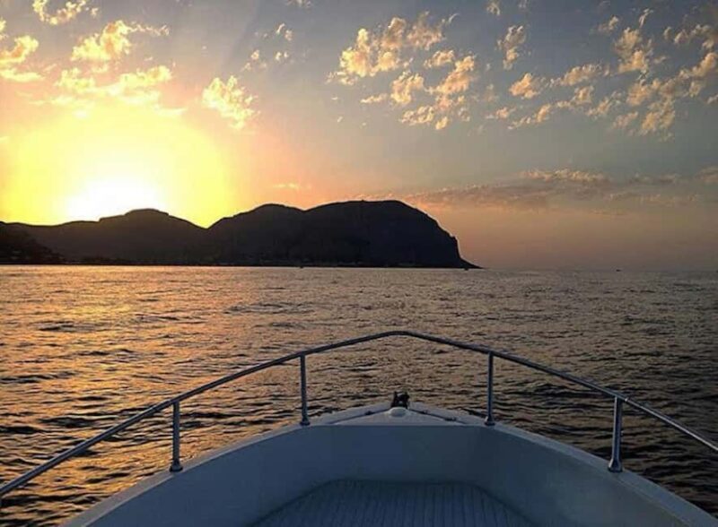 Sushi dinner on board at sunset at the Queen Cave - Practical Tips for Booking and Enjoying the Tour
