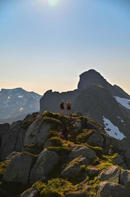 Svolvær: Guided Hike with Snacks - Key Points