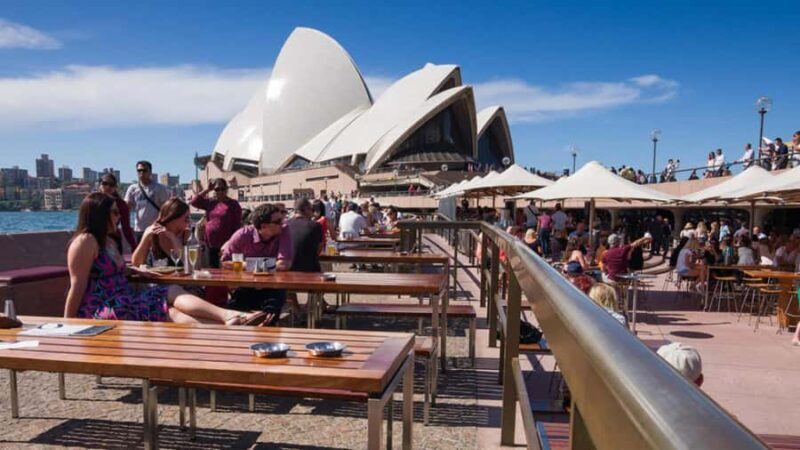 Sydney: City Hike with Opera Bar Lunch - Key Points