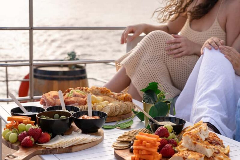 Sydney: Golden Glow Sunset Harbour Cruise with 1 Drink - Practical Details and Tips