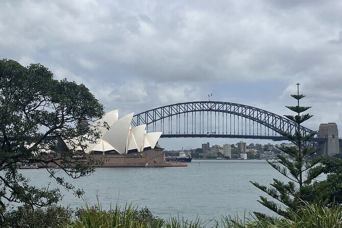 Sydney Half Day Luxury Private Tour - Mrs Macquarie’s Chair: A Scenic Overlook