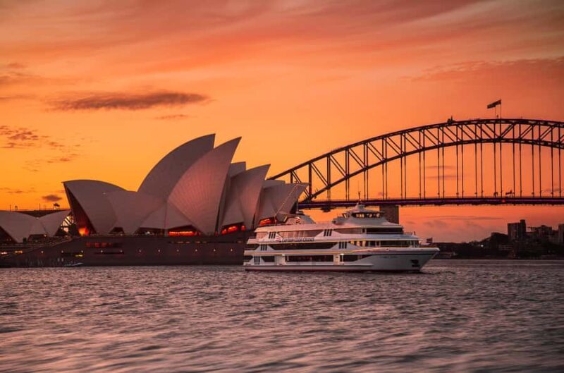 Sydney: Harbour Dinner Cruise with 3, 4 or 6-Course Menu - Key Points