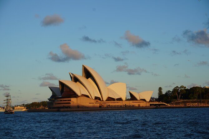 Sydney Harbour Discovery Dinner Cruise Scenic Sights and Buffet - Practical Details and Tips