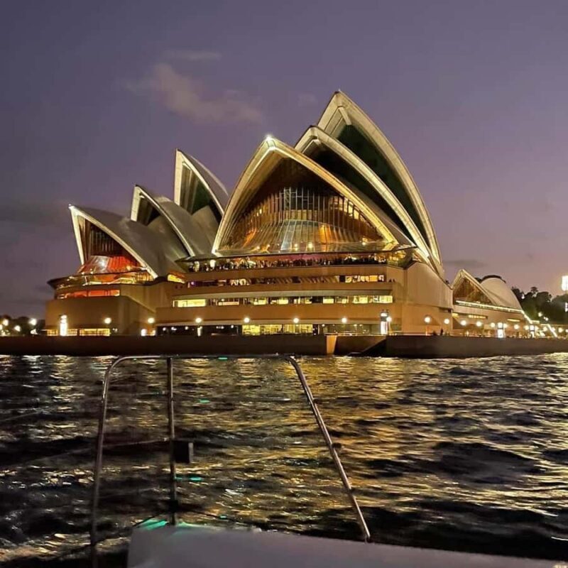 Sydney Harbour: Private Sunset Sail - An Elegant Way to See Sydney at Sunset