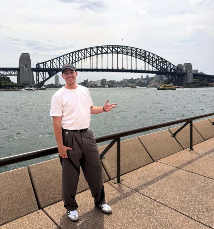 Sydney Highlights Walking Tour: Bridge Rocks House - Sydney Highlights Walking Tour: Bridge Rocks House