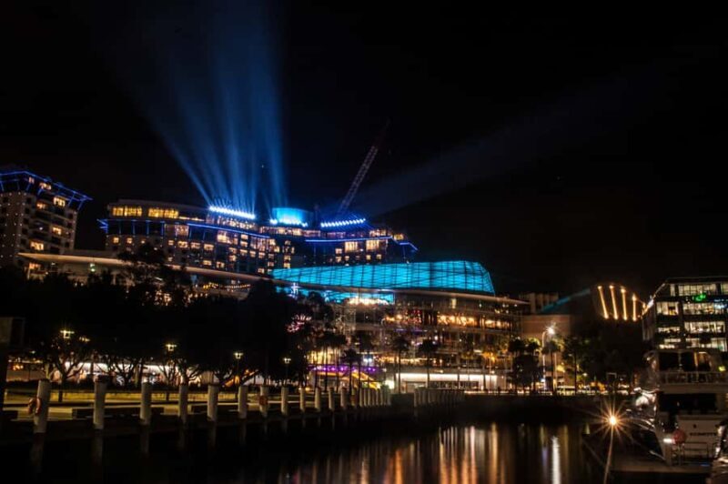 Sydney: Vivid Festival of Light Harbor Cruise with Dinner - FAQ