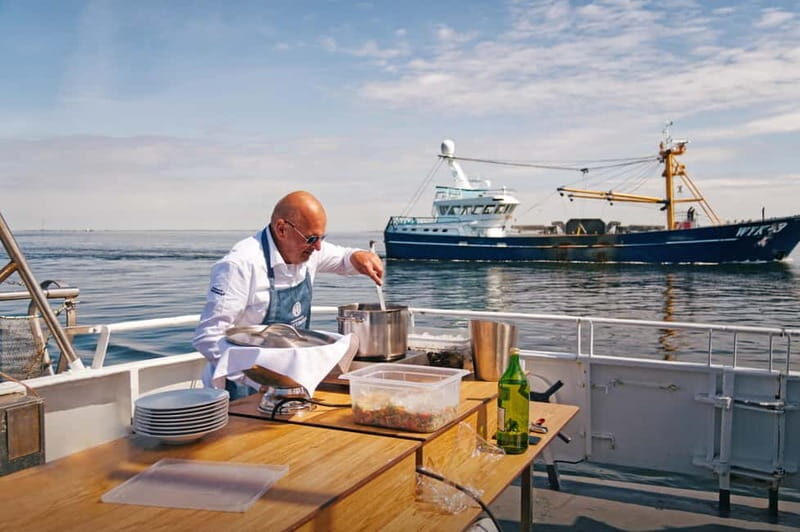 Sylt: Shell safari with boat | incl. Mussel tasting & 1 glass of wine - Key Points