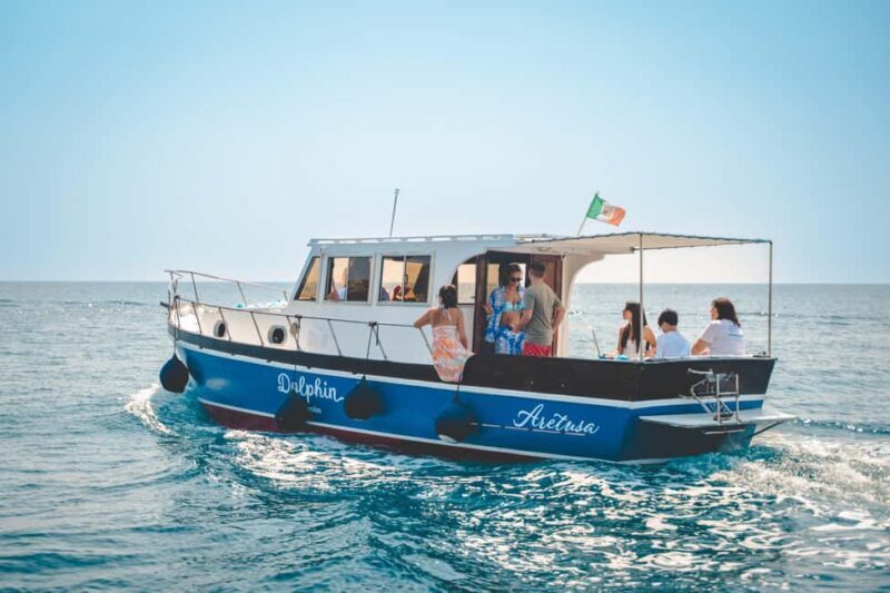 Syracuse: Boat tour with barbeque on board - An In-Depth Look at the Syracuse Boat Tour with BBQ