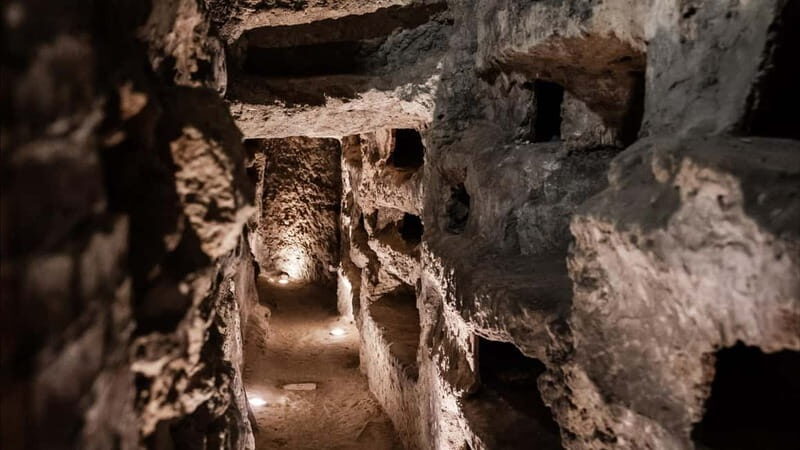 Syracuse: Entry ticket and guided tour of the Catacombs of Saint Lucia - Exploring Syracuse’s Catacombs: An Underground Journey