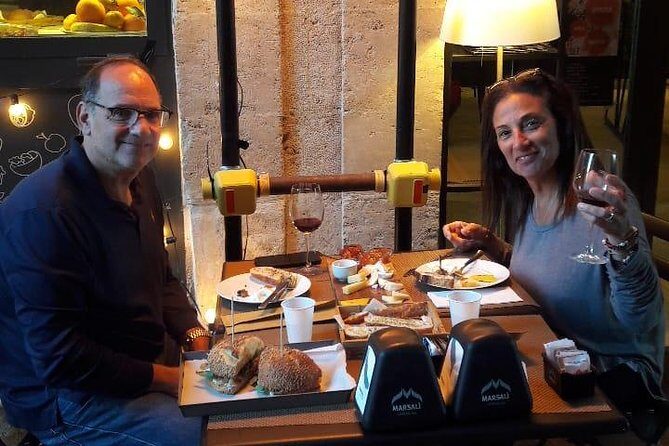 Syracuse Private Walking Tour with Traditional Lunch and Wine - Key Points