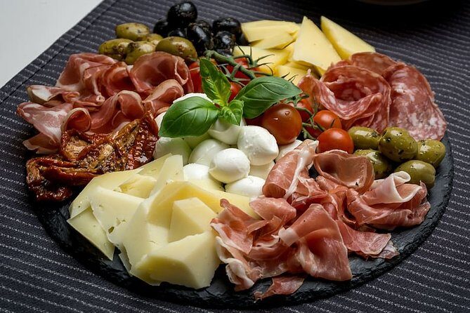 Syracuse Private Walking Tour with Traditional Lunch and Wine - Frequently Asked Questions