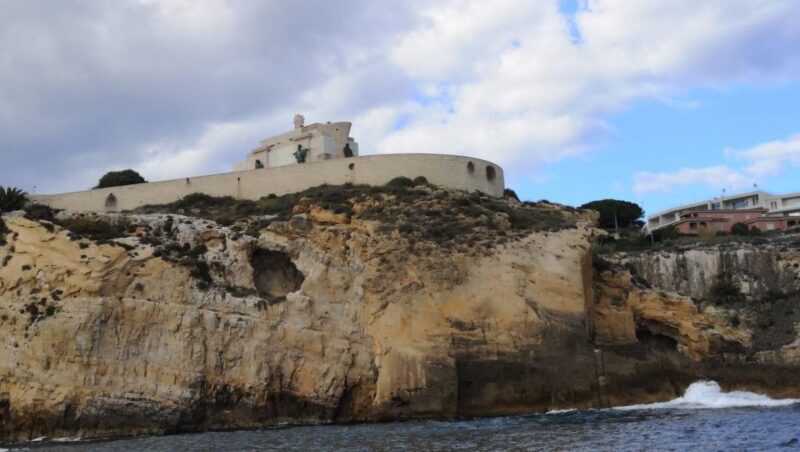 Syracuse:Boat tour Ortigia,Pillirina and seacaves - Is This Tour Right for You?