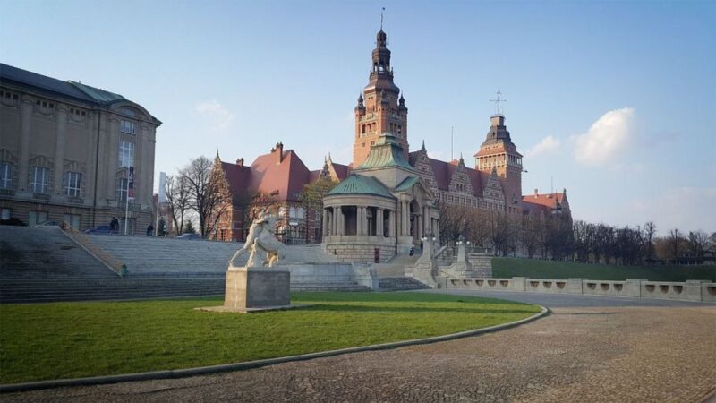 Szczecin: Medieval Old Town Private Walking Tour - Unpacking the Tour: What to Expect and Why It Matters