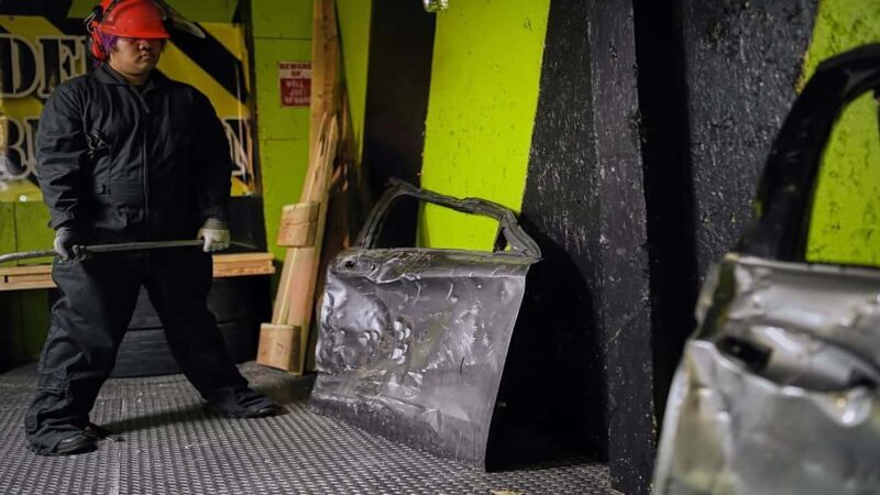 Tacoma: Rage Room Experience with Breakable Objects - Who Will Love This?