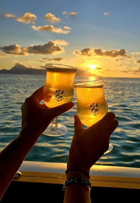 Tahiti Lagoon: An unforgettable sunset cruise facing Moorea - An Overview of the Tahiti Lagoon Sunset Cruise