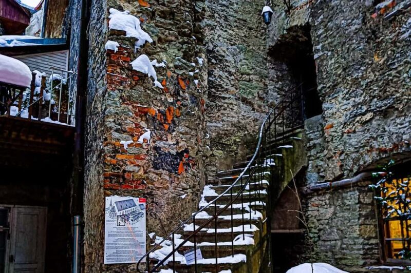 Tallinn Tales: City Highlights Guided Walking Tour - Stenbock House & Scenic Overlooks at Patkuli & St. Olaf’s Church