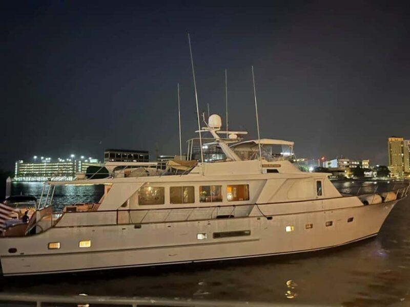 Tampa Bay: Luxury Yacht Charter Experience - Exploring the Yacht Experience in Detail