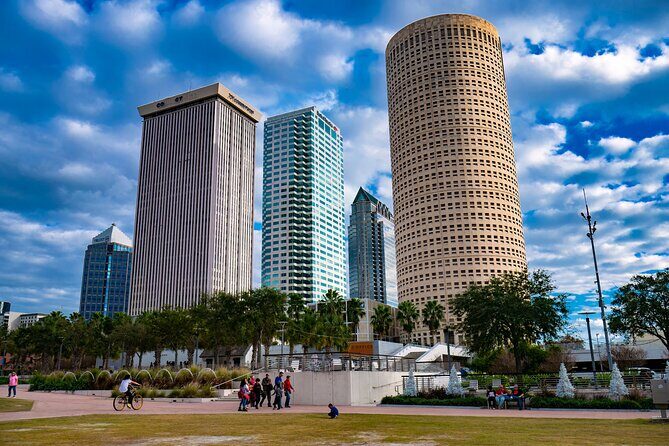 Tampa Florida Scavenger Hunt Walking Tour - Key Points