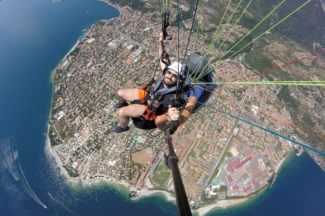 Tandem Paragliding Flight in Lombardy - Who Will Love This Experience?