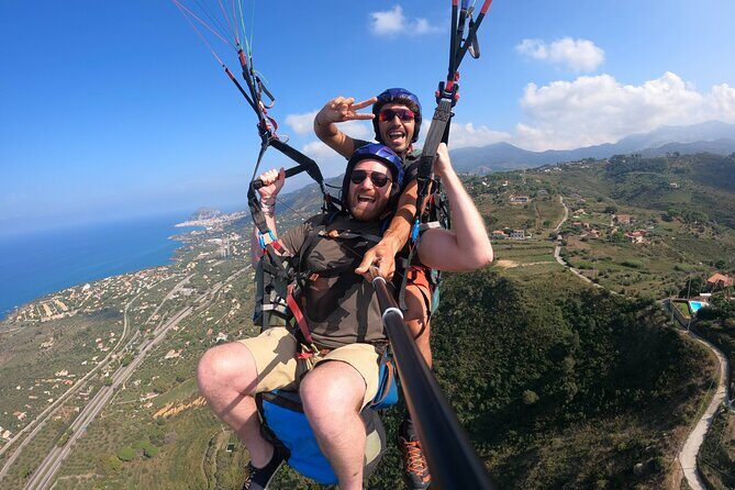 Tandem Paragliding Flight in Taormina - Who Will Love This?