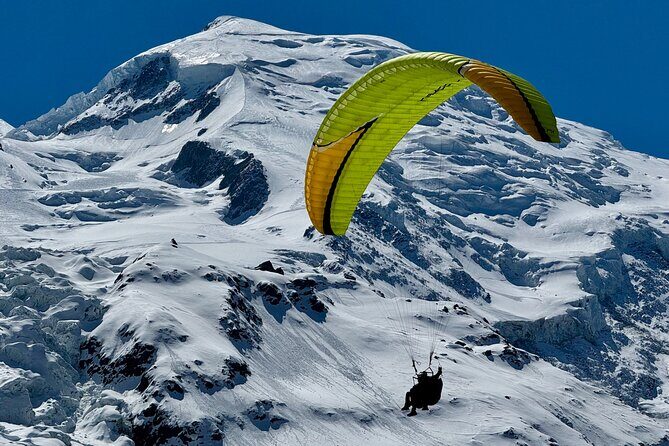 Tandem Paragliding Flight to Chamonix Facing Mont Blanc - Key Points