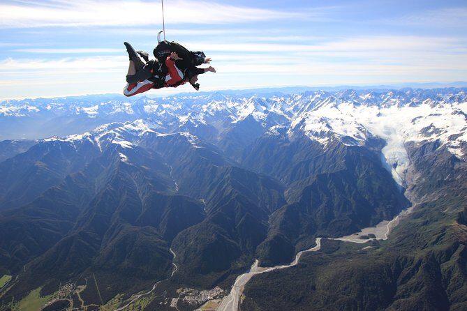 Tandem Skydive 13,000ft from Franz Josef - An In-Depth Look at the Franz Josef Skydiving Tour
