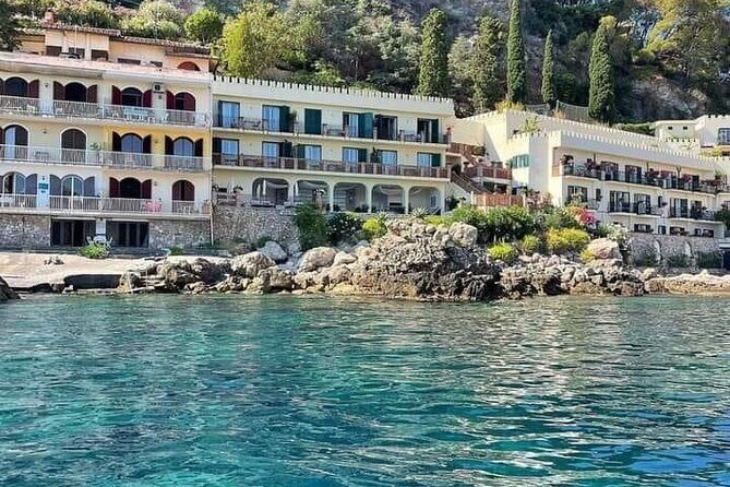 Taormina Dolfin 2-hour boat tour - The Itinerary in Detail