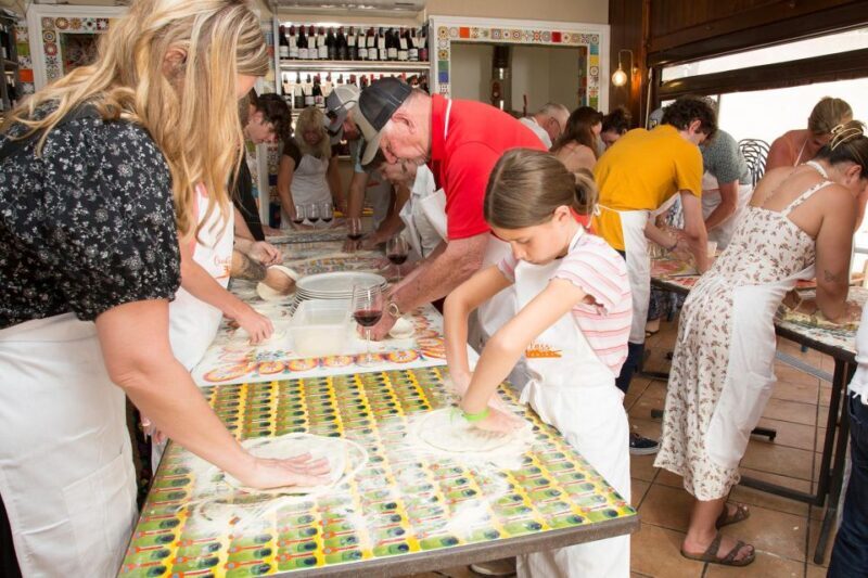 Taormina Pizza making class - The Experience in Context: What Makes It Stand Out