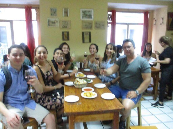 Tapas and history tour ending with churros with chocolate - FAQ