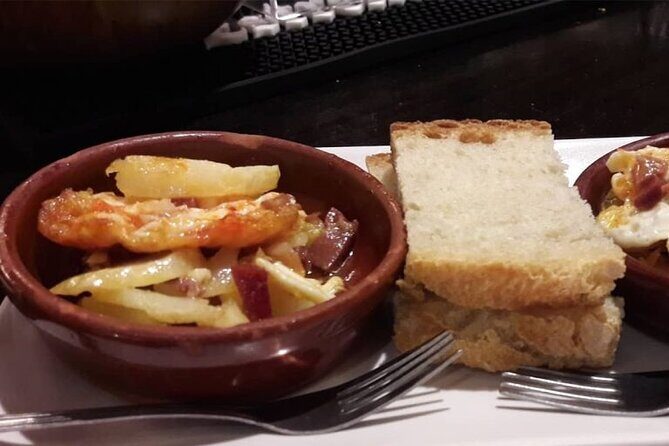 Tapas tasting with drinks at Santiago Old Town - Key Points