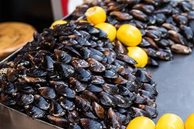 Taste Of Old City Street Food Tour with Local Guide - The Guide’s Role and Guest Experience