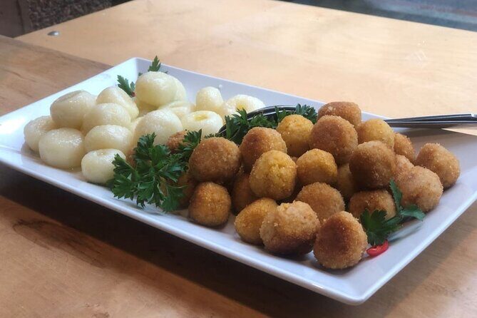 Taste of Poland, Old Town food tour and guided walk - 12 tastings - Discovering Warsaw’s Old Town in a Nutshell