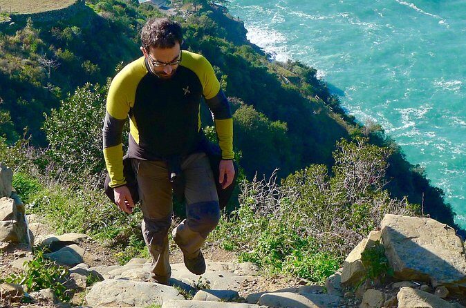 tasting and walk among the vineyards of the Cinque Terre - Insights from Reviews: Balancing the Experience