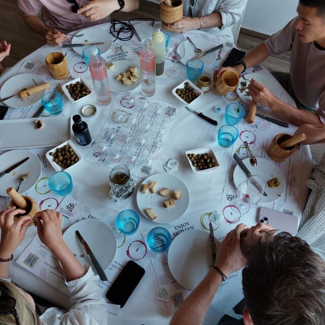 Tasting of sicilian olive oils and specialties - A Closer Look at the Experience