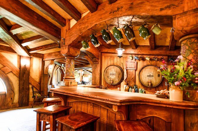 Tauranga-Hobbiton-Rotorua : Movie Set & Geysers: Private Tour - A Closer Look at the Itinerary