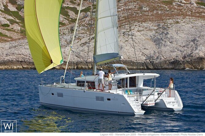 Tavolara e Molara in Catamarano alla ricerca dei delfini - Key Points