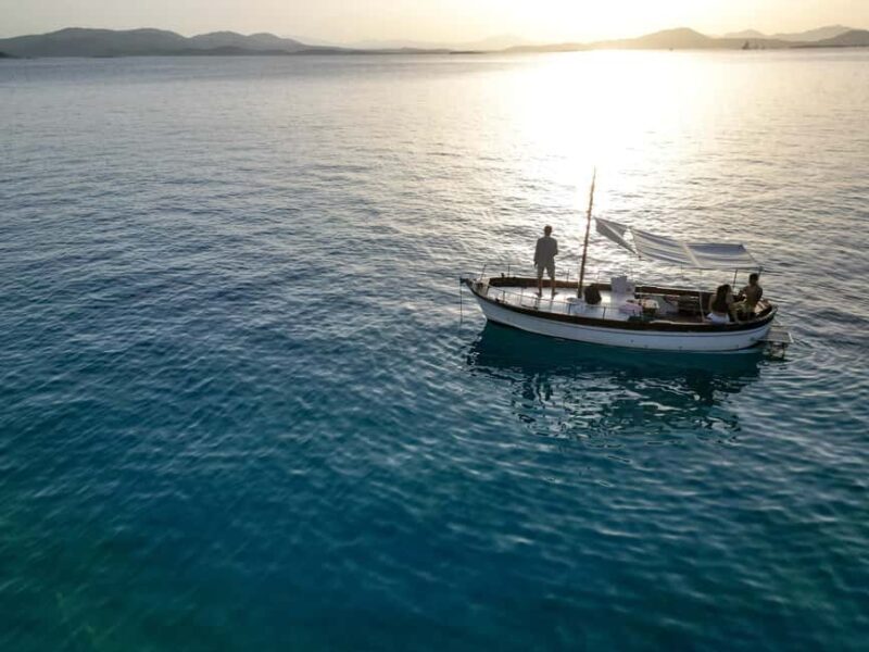 Tavolara: Sunset Aperitif Tour with Drinks and local snacks - Key Points