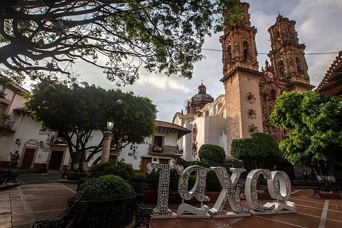 Taxco & Xochicalco Tour from Mexico City - FAQ