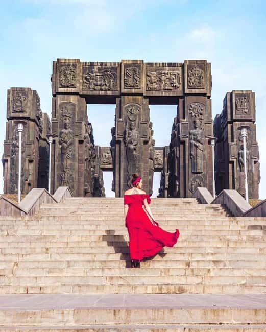 Tbilisi: Chronicles of Georgia & Underground Chapel - Key Points