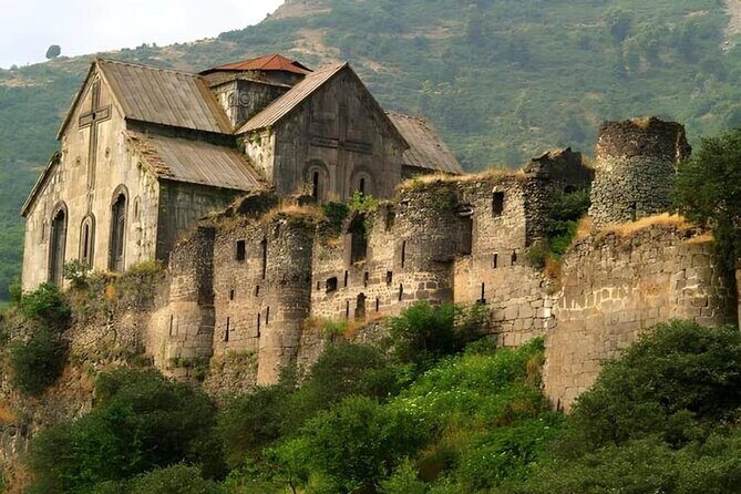 Tbilisi to Akhtala Haghpat Sanahin Alaverdi Monasteries GroupTour - What Makes This Tour Stand Out?